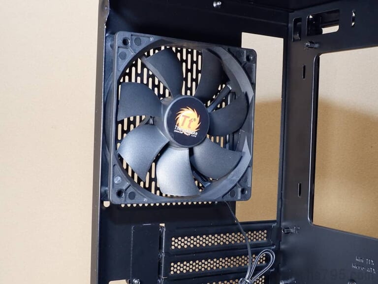 【Thermaltake Versa H17 レビュー】コスパの良い自作PCケース | プロガジ